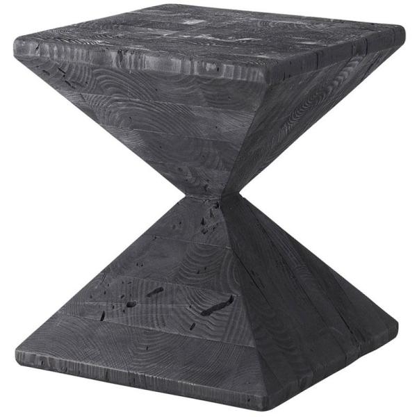 パイン古材×黒×線の美しさのバランス。インテリアのひとつとして置くだけでも存在感を放つサイドテーブル。表情の異なるパイン古材の質感と独特の形状が上質な空間を演出します。ゆったりと使える上面。スツールとしても使用できます。裏面に滑り止めフェル...