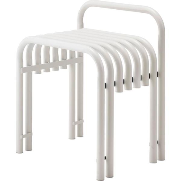 置くだけでオブジェのような存在感が特徴のスツール。座下に空間があるので物を収納したり、飾ったりすることができます。安定した座り心地。背もたれ部分が取っ手の役割になり、持ち運びにも便利。ソファのサイドテーブルとして。玄関先に置いて、靴を履く時...