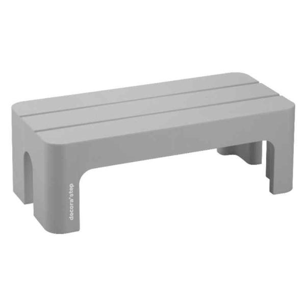 丸いフォルムがかわいい、軽くて丈夫な踏み台です。耐荷重が100kgあるので、子どもから大人まで安心してお使いいただけます。高い場所にある物を取るときや、お子さまの歯磨き台としてはもちろん、玄関の補助イスや花台としても幅広くお使いいただけます...