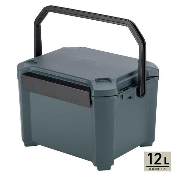 イスやテーブルにも使える高保冷力が自慢のクーラーボックス【特徴】・最大23時間の高い保冷力で暑い時期も安心・フラットな蓋は耐荷重100kgで、イスやテーブルとしても使用可能・ピクニックや日帰りのソロキャンプに最適なサイズ・持ち運びしやすいロ...