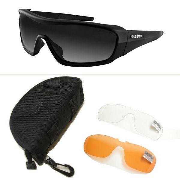 【商品説明】シングルシールドレンズ採用で、顔を包み込む形状のデザインです。フレームの上部のリップが、風や破片から保護。アンチフォグスモーク、アンバー、クリアの3種類のレンズ付で交換が可能。ケースとマイクロファイバークリーニングクロスキャリン...