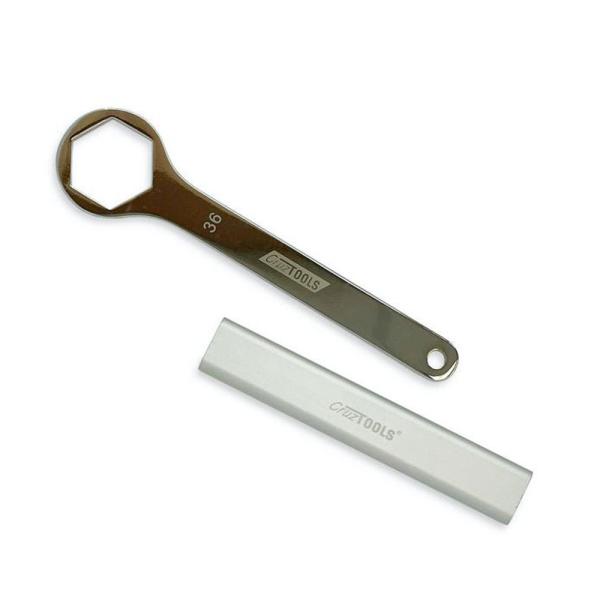 【適合】2008〜2025 ツーリング2021以降 パンアメリカ【商品説明】CruzTools製の36mmアクスルレンチです。軽量アルミニウム製となっている為軽く、収納ケース付きの為かさばることなくバイクに簡単に収納できるコンパクトさを持ち...