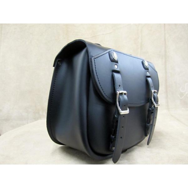 【適合】1994〜2021 スポーツスター1984以降 ソフテイル1987〜1994 FXR2015〜2020 XG7501968〜1989 ツーリング【商品説明】リッドストラップ取り付部のインディアンヘッド・ニッケルの装飾がレザーワークス...