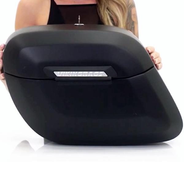 【適合】2016〜2017 FXDLS【商品説明】ダイナ ローライダーS用 エクストラーラージサイズ・サドルバッグです。＜特長＞●左右合計36Lの、エクストララージサイズ・サドルバッグ●頑丈なグラスファイバー製。質感の高い仕上がりです●キー...