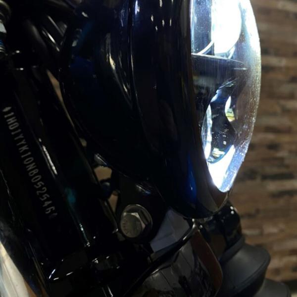 【適合】2018以降 FXBB、FXBBS、FXST、FXLR【商品説明】M8ソフテイル ストリートボブ、ローライダー、スタンダードにCustom Dynamics（カスタムダイナミクス）の5.25インチヘッドライト用バケット（2001-2...