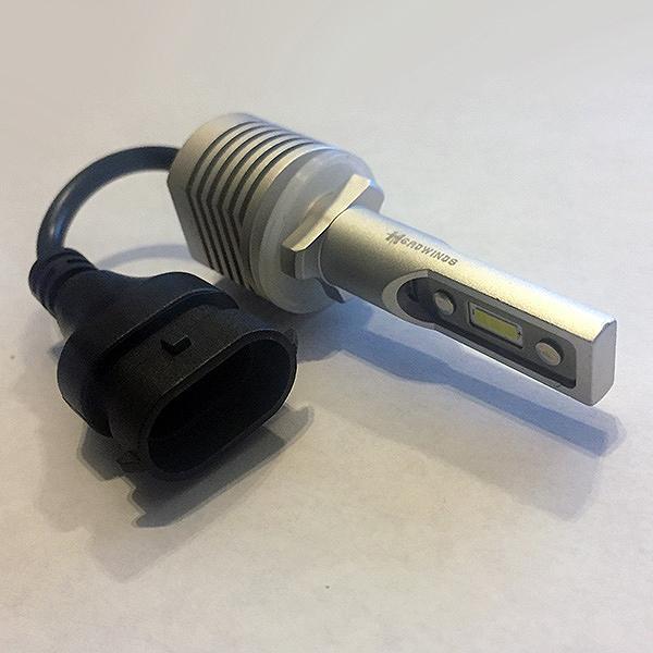 【適合】2006〜2022 ツーリング2006〜2017 ソフテイル※4インチハロゲン補助ランプ装着車用【商品説明】ハーレーツーリングおよびソフテイルの4インチハロゲン補助ランプの交換用LEDバルブです。881規格バルブの互換品です。このL...