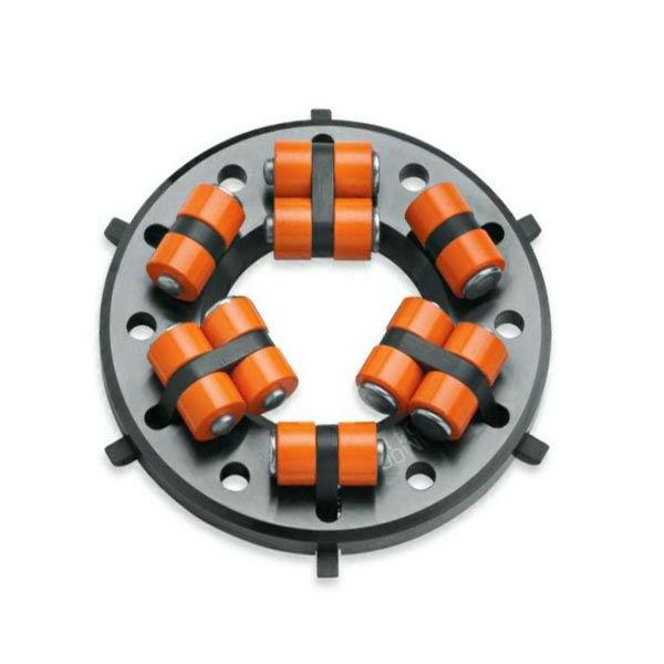 【適合】1999〜2017 ダイナ、ソフテイル1999〜2015 ツーリング【商品説明】遠心力を活用したウェイトの働きにより、クラッチ圧力を可変させることで、軽さとパフォーマンスを両立した画期的なクラッチキットです。カスタムのダービーカバー...