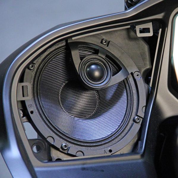 【適合】2025以降 ツーリング2024 FLTRX、FLHX【商品説明】2024以降 ロードグライド、ストリートグライド用 アップグレード・フェアリングスピーカーセットです。＜特長＞●ノーマルスピーカーと交換するだけで、より迫力のある低音...