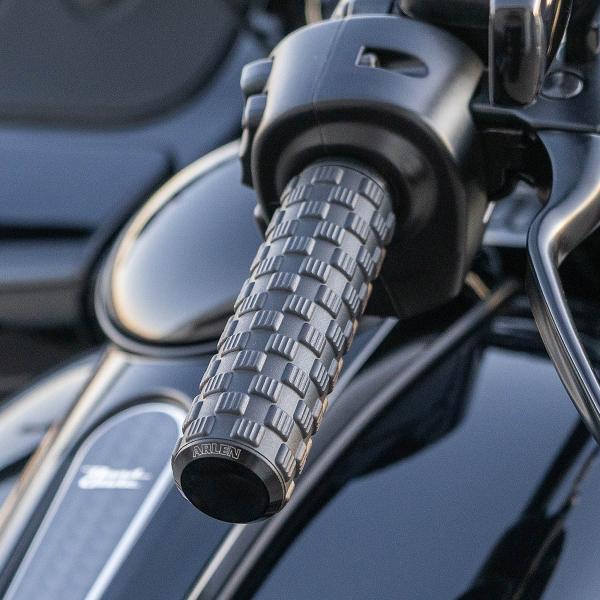 【適合】2025以降 ソフテイル2025以降 ツーリング2024 FLTRX、FLHX2023〜2024 FLTRXSE、FLHXSE、FLTRXSTSE【商品説明】2023以降 CVOロードグライド、CVOストリートグライド、2024以降...