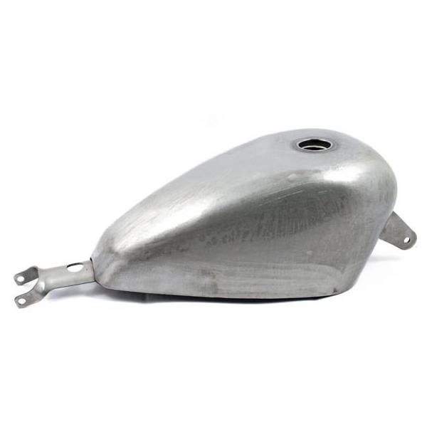 【適合】2007〜2021 スポーツスター【商品説明】特に街乗りではこの小ささが丁度良くなります。シチュエーションでタンクを乗せ換えませんか？XL1200X,XL1200Vと同等形状、サイズのタンクです。61724-10同等品です。インジェ...