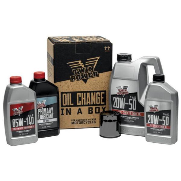 【商品説明】シンセティック（化学合成）エンジンオイル交換セット ミルウォーキーエイト用です。化学合成エンジンオイルは一般的なエンジンオイル(鉱物油)に比べ成分の粒度が揃っていて均質で耐温度性能も優れています。ハーレー純正SYN3オイルと同等...