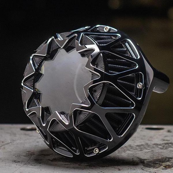 【適合】1991〜2021 スポーツスター【商品説明】最新のハーレー・ツーリングモデルに採用されたホイールデザインにインスパイアされたデザインのハイフローエアクリーナーです。カバーは細めのスポークがクロスする凝った造形。前面はエアクリーナー...