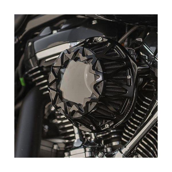 【適合】1991〜2021 スポーツスター【商品説明】最新のハーレー・ツーリングモデルに採用されたホイールデザインにインスパイアされたデザインのハイフローエアクリーナーです。カバーは細めのスポークがクロスする凝った造形。前面はエアクリーナー...