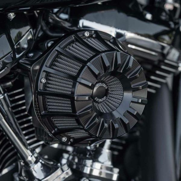 【適合】2025以降 ツーリング、ソフテイル2024 FLHX、FLTRX2023以降 FLHXSE、FLTRXSE、FLTRXSTSE【商品説明】インバーテッドシリーズエアクリーナー。●エアクリーナー側面と前面からエアを吸入するInver...