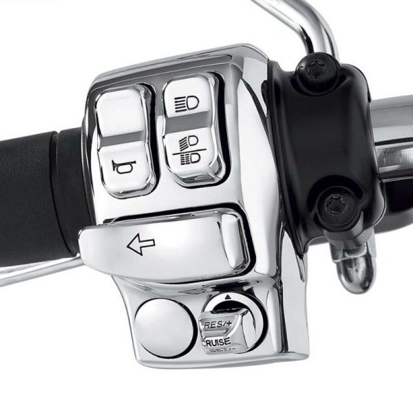 【適合】2014〜2024 FLHR/C/XS、FLRT※CVOは不可【商品説明】ターンシグナルの操作をより簡単に。親指が届きやすくなります。このエクステンションキャップを使うとグリップから手を放したり、手の位置を変えないで、簡単にターンシ...