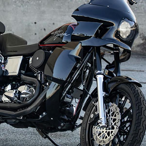 【適合】1996〜2005 ダイナ※FXDWG不可【商品説明】1996〜2005 ダイナ用 ロワーフェアリングです。＜特長＞●サドルマンの S-RTミニフェアリング（896-04-15589）との組み合わせ専用ロワーフェアリング。S-RTフ...