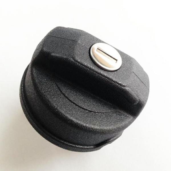 【適合】2002〜2017 V-Rod【商品説明】ロック機能付きの安心のフュエルキャップです。ロックすると空廻りして外せなくなります。【カラー】ブラック【メーカー】CULT WERK（カルトワーク）【商品番号】963033