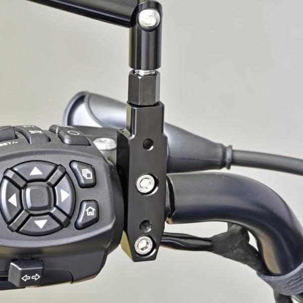 【適合】2021以降 RH1250S2022以降 RH975、RH975S【商品説明】スポーツスターS、ナイトスター用 ミラーホルダー付きハーフクランプです。ノーマルのバーエンドミラーから、ハンドルマウントミラーへ変更する際、ノーマルのクラ...