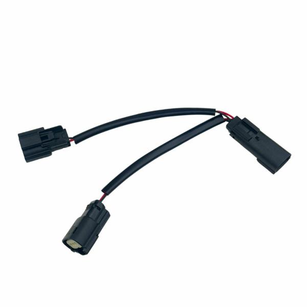【適合】2024 FLTRK、FLHTK、FLHRXS2017〜2023 ツーリング、トライク2018〜2024 ソフテイル【商品説明】アクセサリーコネクター用Yハーネス。●車両に付いているアクセサリーコネクターを2つに分岐するケーブルです...