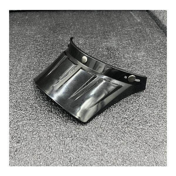 【商品情報】アヒルのくちばしのような、少し長めで立体的なリブが入ったクラシックなデザインです。汎用性の高い「3スナップ（3点留め）」タイプで、多くのジェットヘルメットやビンテージオフロードフルフェイス等に装着可能です。【カラー】ブラック【メ...