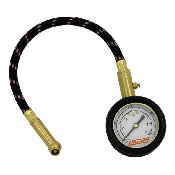 【商品説明】表示が正確で、使い勝手も非常に良い空気圧ゲージです。表示窓は2インチ（約5.1cm）径です。表示単位が0-60PSIと0-400KPAの並列表記ですので、どちらも一目でわかります。計測結果がそのまま残りますので、バルブから外して...