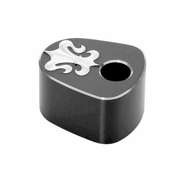 【適合】2003〜2013ツーリング（FLHR/Sを除く）【商品説明】独創的で高級感漂うデザインのイグニッションスイッチカバー。メーカーの手作業によるアルミ削り出し製品です。同デザインで揃える事で統一感のあるカスタムができます。特長・606...