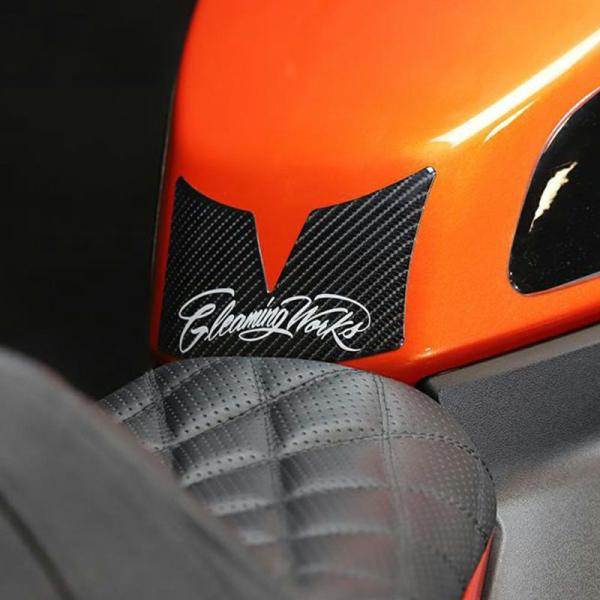 【適合】2024以降 X350【商品説明】ハーレー X350用のプロテクションデカールです。●X350純正タンク後部のスレ傷を防止する事が出来ます。●プロテクションデカールはレーシーなカーボングラフィックと立体的なドーム形状で高級感を演出出...