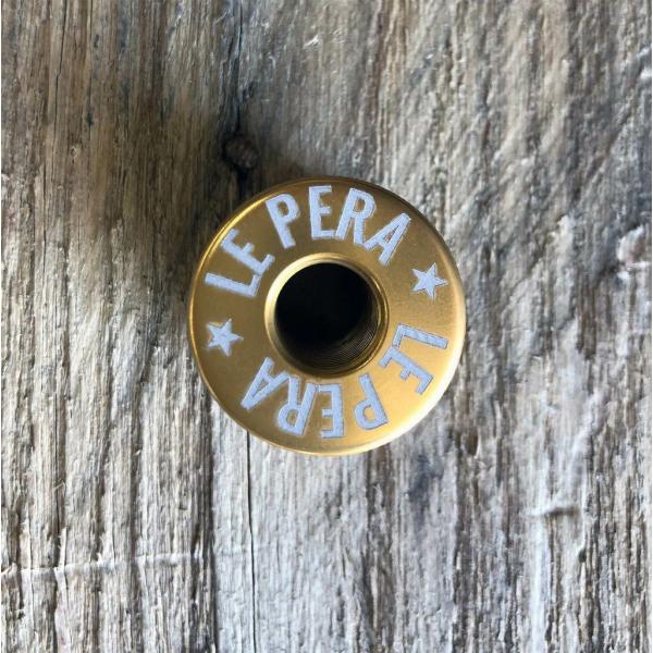 【適合】1997〜2022 シートナットを使用するハーレー全車種【商品説明】ハーレーのシートの多くがシートナットだけで脱着でき、大変便利ですが、反面、盗難のリスクも大きく、オーナーにとっては心配の種です。このシートナットキットは、ロック付き...