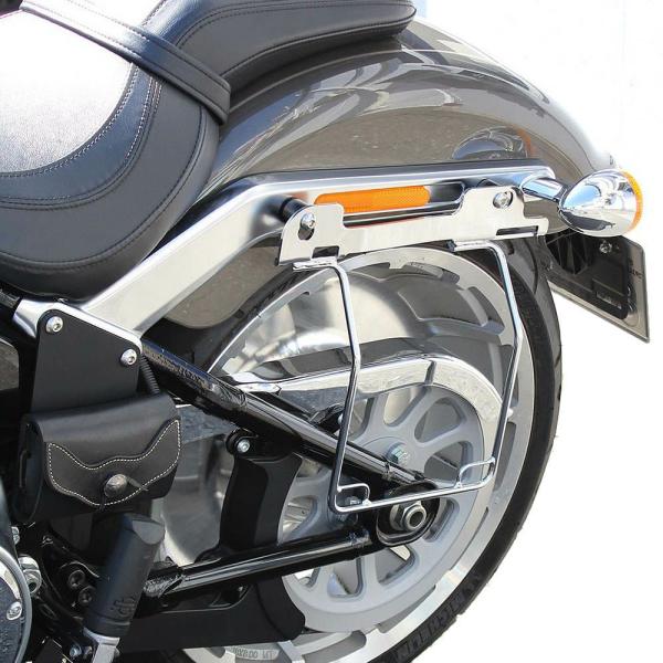 【適合】2018以降 FXBR、FXBRS、FLFB、FLFBS左側用【商品説明】ボルトオンで装着出来、取り外しも簡単です。このサドルバッグガード1つで、バッグの吊り下げ機能も兼ねています。バッグの巻き込みを心配する必要がありません。デタッ...