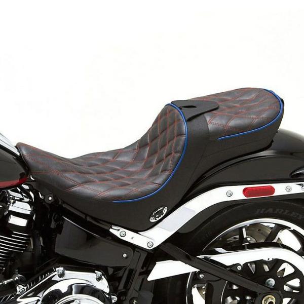 【適合】2018以降 FXLR/S/ST、FLSB、FXRST【商品説明】M8ソフテイル ローライダー/S/ST、スポーツグライド、エルディアブロ用 ヒート機能付きツーアップシート。＜特長＞●タンデムでの長距離ツーリングにおける快適性を最大...