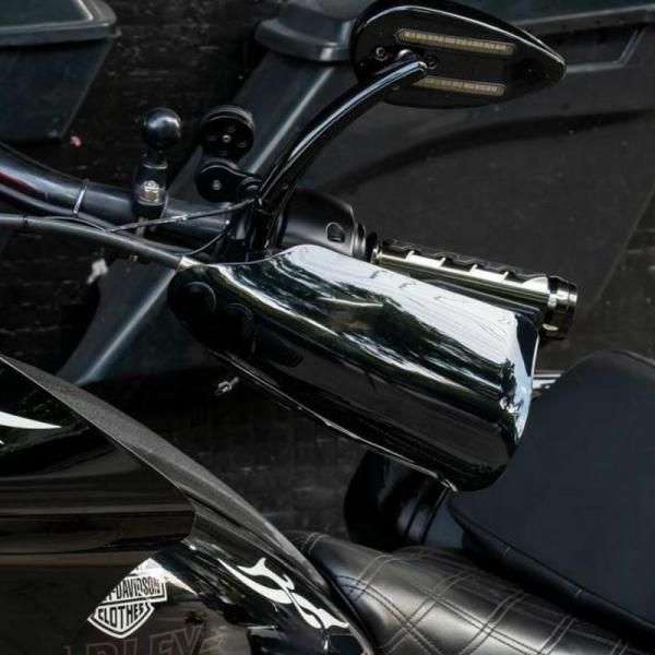 【適合】2022〜2024 FXLRST2021〜2023 FLTRXS、FLTRXST2021〜2024 FLTRK2008〜2016 FLHR、FLHRC【商品説明】HOGWORKZ製のクリアスタイルハンドデフレクターです。●スタイリッ...