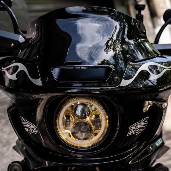 【適合】2022以降 FXLRST、FXRST【商品説明】ローライダーST用 ウィンドシールドボルトセットです。＜特長＞●ノーマルのウィンドシールドマウントボルトと交換するだけで、愛車を更に一段とアップグレードします●メカニカルなギア風デザ...