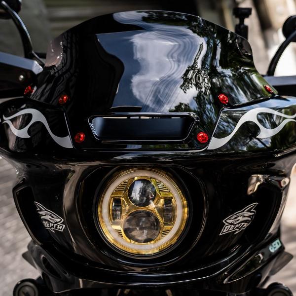 【適合】2022以降 FXLRST、FXRST【商品説明】ローライダーST用 ウィンドシールドボルトセットです。＜特長＞●ノーマルのウィンドシールドマウントボルトと交換するだけで、愛車を更に一段とアップグレードします●メカニカルなギア風デザ...