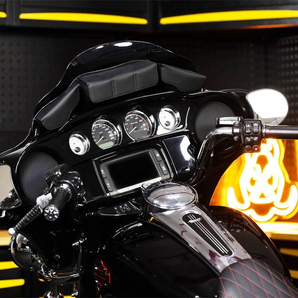 【適合】2014〜2023 FLHT、FLHTCU/L、FLHX/S/ST、FLHTK/L2024 FLHTK【商品説明】2014〜2023 ツーリング バットウィングフェアリング用 ポーチです。＜特長＞●バットウィングフェアリングの内側に...