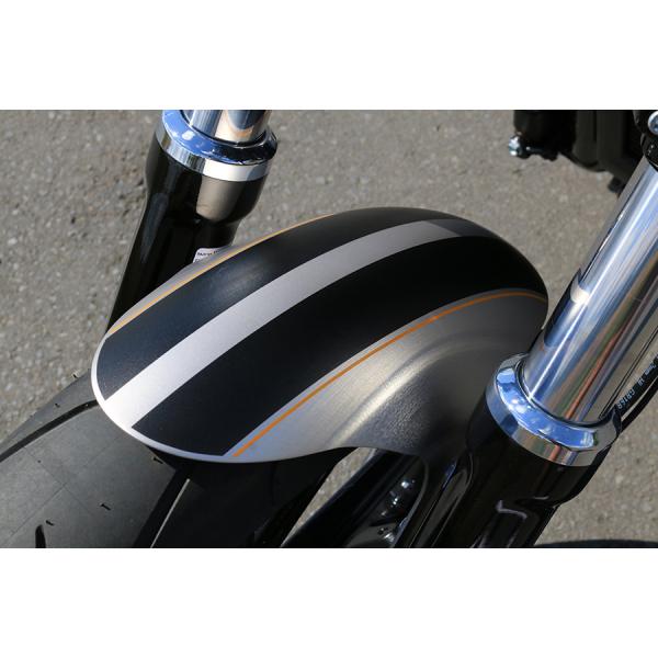 【適合】2018〜2024 FXBR/S2013〜2017 FXSB/SE※FXSE不可【商品説明】ハーレーブレイクアウト用ショートフロントフェンダーです。スチール製。未塗装品。※車両装着写真は塗装例です。（参考写真）装着の際はワッシャーの...