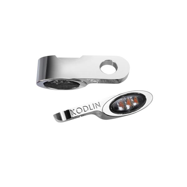 【商品説明】ハーレーのハンドコントロール部に装着するのに最適な、ミニオーバル型のLEDターンシグナルです。ミラーマウントボルトととも締めするのに最適な形状です。※汎用タイプにつき、車種により装着出来ない場合もあります。SMD方式の小型で非常...