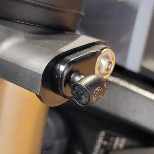 【適合】前後・左右【商品説明】Kellermann Bullet Atto（バレット アト―）の改良版極小ウィンカーです。＜特長＞●外寸サイズはBullet Atto（バレットアト―）と同サイズながら、わずかなボディ形状の変更と内部回路の最...