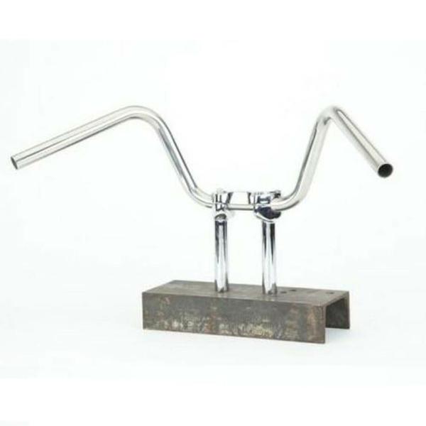 【適合】ケーブルスロットル車【商品説明】純正ライザー幅ギリギリまでナローに詰めたセンター幅です。プルバック過ぎず、どんな車両にも合うハンドルとなっています。曲げ角のややきついプルバック仕上げです。ライザー装着可能幅約10cm ※スプリンガー...