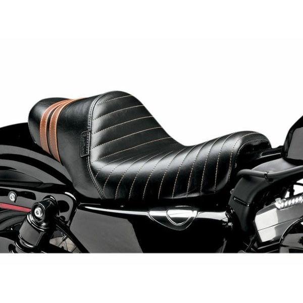 【適合】2004〜2006、2010〜2021 スポーツスター ※3.3ガロンタンク装着車 【商品説明】cafe styleのソロシートです。ブラウンステッチ、ブラウンライン※タンデムはできません。【カラー】ブラック【素材】合皮【デザイン】...