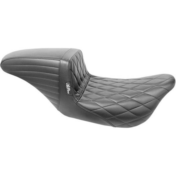 【適合】2024 FLHTK、FLTRK、FLHRXS2008〜2023 ツーリング【商品説明】腰部をサポートするデザインが特徴的なスタイリッシュなシート。腰が後方にずれるのを防ぎ、座面も広く作られているので疲労しずらく快適なシートです。ラ...