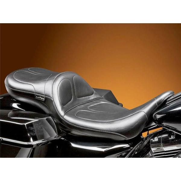 【適合】2024 FLHTK、FLTRK、FLHRXS2008〜2023 ツーリング【商品説明】通常のマーベリックより2インチ、座面が後方になる設計のシートです。足回りが窮屈だった方に。【カラー】ブラック【サイズ】ライダー側シート幅：14....