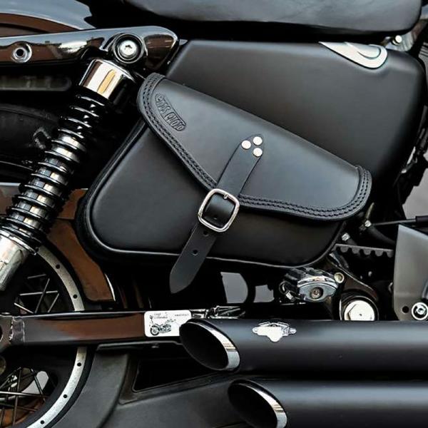 【適合】1988〜2021 スポーツスター※XL1200TおよびXR1200/Xは不可【商品説明】バッグには製造工程に手間のかかる4mm厚の天然タンニンなめし革を使用し、熟練の職人によって一品ずつ裁断され、極太糸で縫製が行われます。丈夫でな...