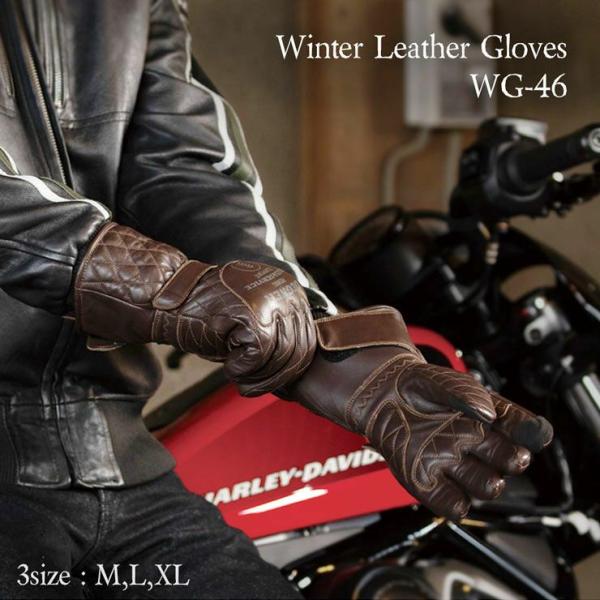 【商品説明】ガントレットタイプの冬用カウレザーグローブ。●4層構造で、防風、保温性に優れたグローブです。●手の甲部分には柔らかなソフトプロテクターを装備し、握った時のツッパリ感を軽減します。●グリップで摩耗しやすい手のひら部分には、装着時に...