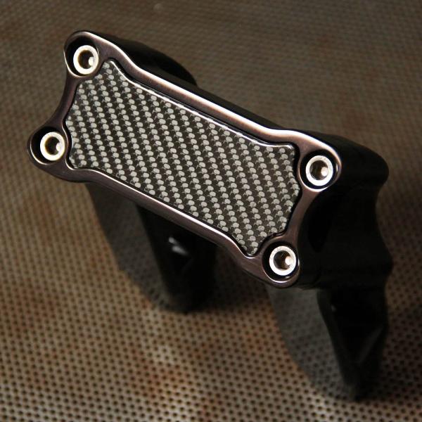 【適合】Aniston ライザー スタンダードクランプ装着車【商品説明】Aniston ライザー スタンダードクランプ用のカーボンインサート。レーシーなイメージになり、雰囲気がガラっと変わります。両面テープで張り付けて取り付けします。※ライ...