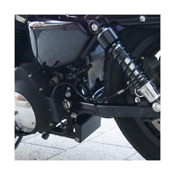 【適合】2014〜2017 スポーツスター【商品説明】スポーツスターにETCロックケースを装着するためのステーです。フレーム後方のスウィングアーム付近に装着します。※ETCケースは中央ロングボルトタイプ（EC11-N、EC11-NC、EC5...