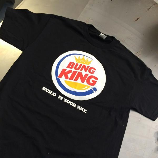 【商品説明】バーガーキングのパロディデザイン。【カラー】ブラック【サイズ】Sサイズ【メーカー】BUNG KING(バンキン)【商品番号】TSBGRK-SM