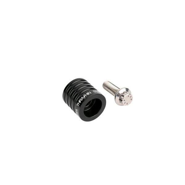 【商品説明】通常のシフトペグよりも1インチ（約2.5cm）短いシフトペグです。特にツーリングモデルのシーソーペダル・ヒール側に取り付けると、フットボードをより広く使うことができ、便利です。航空機部品グレードの6061ビレットアルミニウム製。...