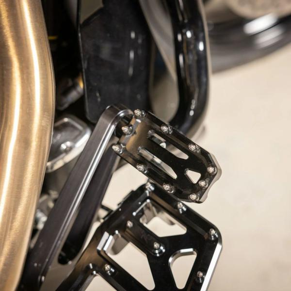 【適合】2014以降 ツーリング、トライクスラッシンサプライ アジャスタブルブレーキアーム（BBL-14-XX-1、BBL-14-XX-3、BBS-14-XX-1、BBS-14-XX-3）との組み合わせ専用【商品説明】ツーリング、トライク用...