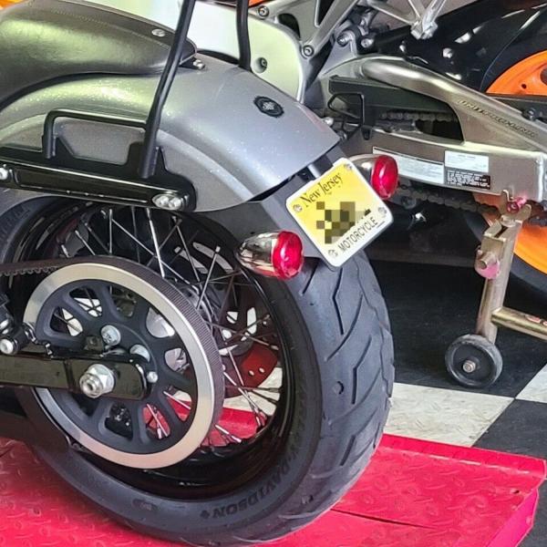 【適合】2013〜2017 FXDB2010〜2017 FXDWG【商品説明】ダイナ ストリートボブ、ワイドグライド用 ナンバーサポート兼リアウィンカー移設ブラケットです。・特長●スチールリアフェンダーにダイレクトにナンバーをマウント出来、...