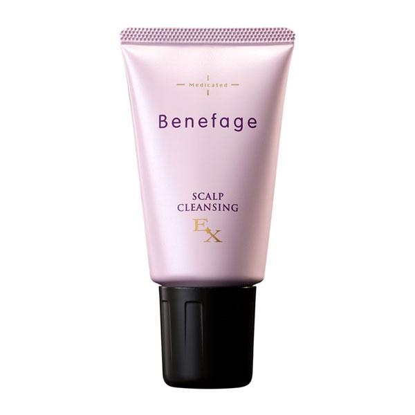 「ベネファージュ　薬用スカルプクレンジングEX　50g《医薬部外品》」は、シャンプーだけでは落ちにくい毛穴の汚れや余分な皮脂を浮き上がらせて除去し、頭皮のニオイも防ぎます。2〜3日に一度、シャンプー前の乾いた状態でご使用ください。着色剤無配...
